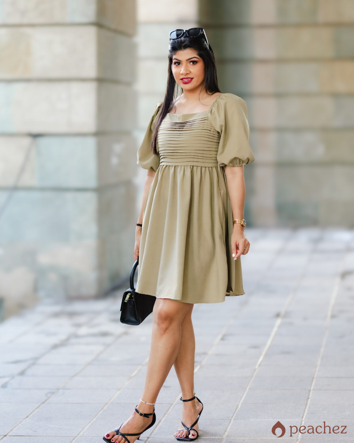 Pin tuck solid short dress – Peachez